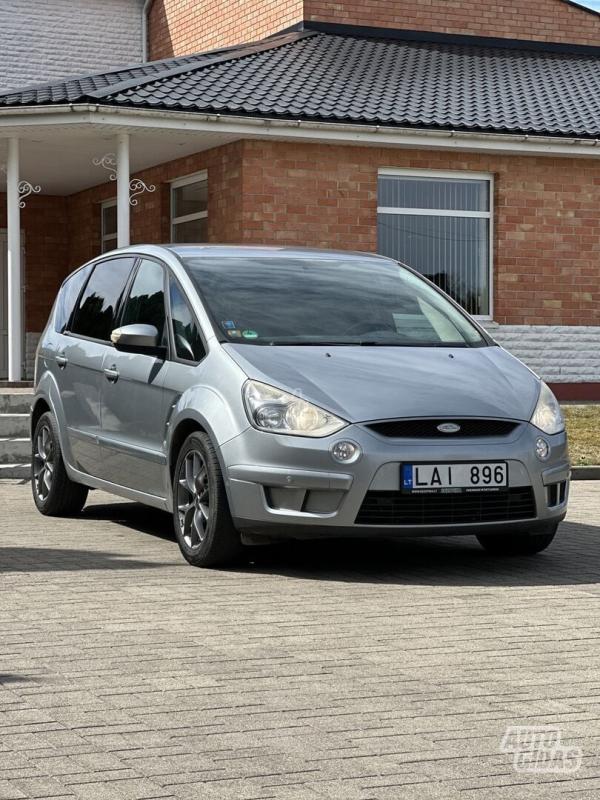 Pelēks Ford S-Max 2006 Viļņa, ar dzinēja tilpumu 1.80 L un nobraukumu 244 tūkst. km par 1950 €, foto 1 vietnē AUTOMOTO.COM.LV
