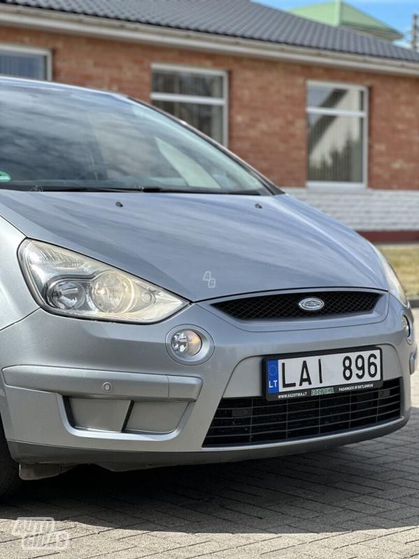 Pelēks Ford S-Max 2006 Viļņa, ar dzinēja tilpumu 1.80 L un nobraukumu 244 tūkst. km par 1950 €, foto 3 vietnē AUTOMOTO.COM.LV