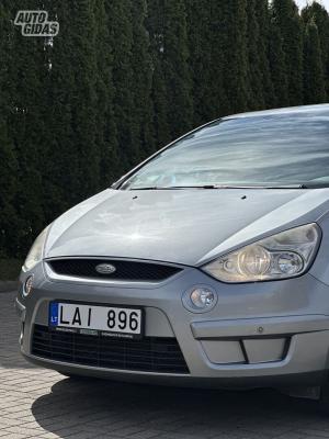 Pelēks Ford S-Max 2006 Viļņa, ar dzinēja tilpumu 1.80 L un nobraukumu 244 tūkst. km par 1950 €, foto 8 vietnē AUTOMOTO.COM.LV