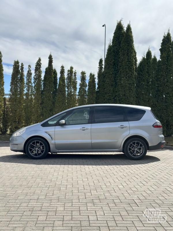 Pelēks Ford S-Max 2006 Viļņa, ar dzinēja tilpumu 1.80 L un nobraukumu 244 tūkst. km par 1950 €, foto 8 vietnē AUTOMOTO.COM.LV