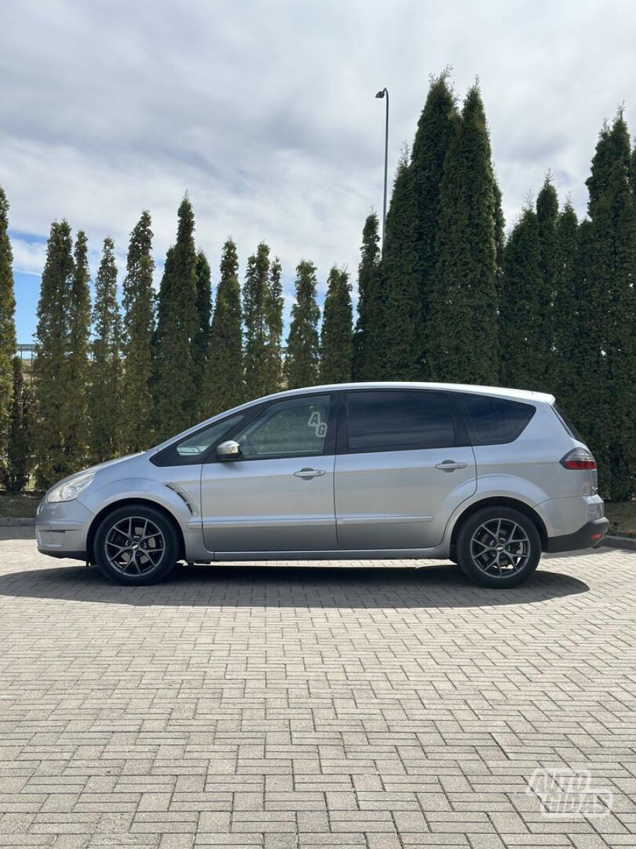 Pelēks Ford S-Max 2006 Viļņa, ar dzinēja tilpumu 1.80 L un nobraukumu 244 tūkst. km par 1950 €, foto 9 vietnē AUTOMOTO.COM.LV