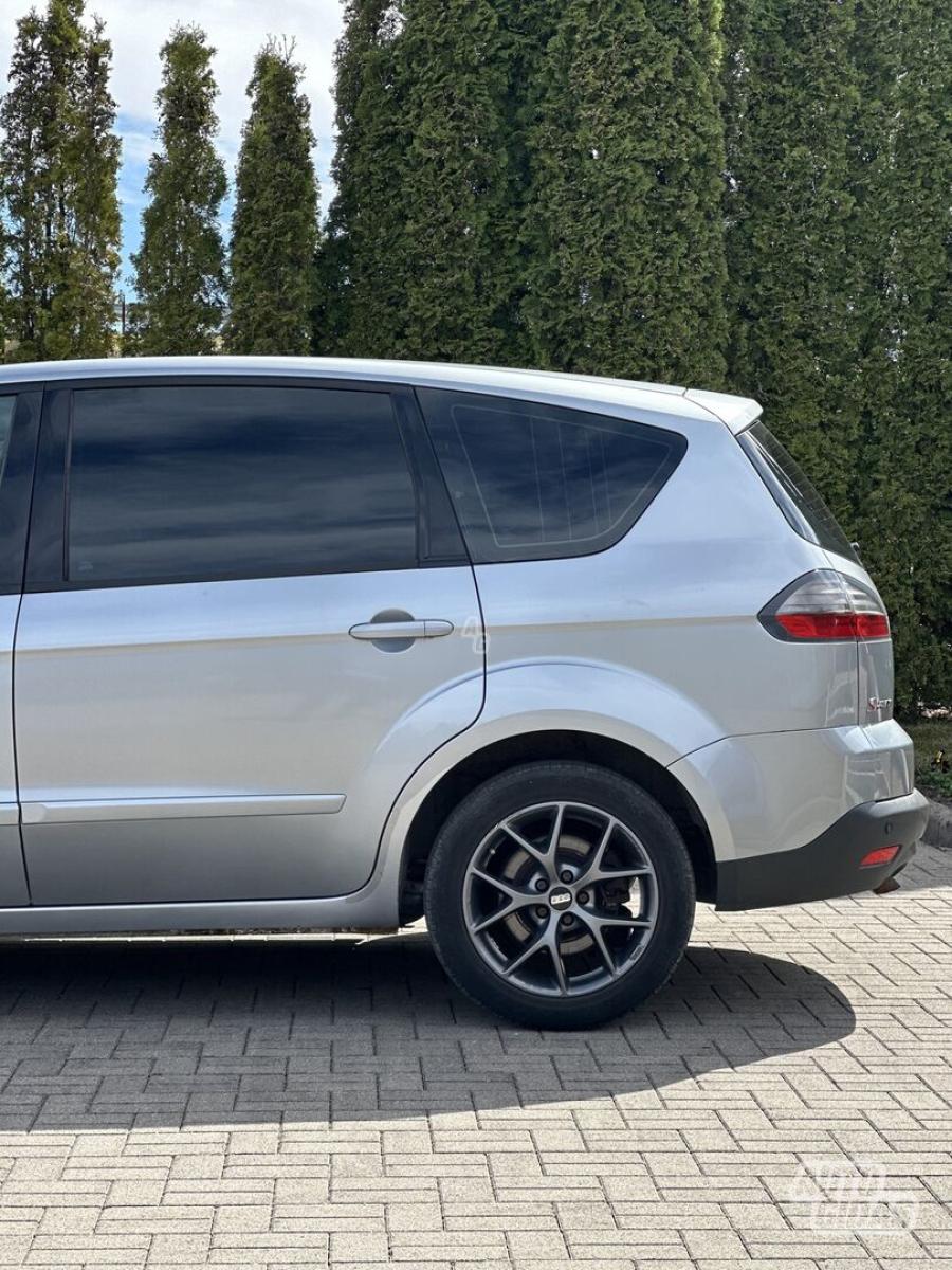 Pelēks Ford S-Max 2006 Viļņa, ar dzinēja tilpumu 1.80 L un nobraukumu 244 tūkst. km par 1950 €, foto 11 vietnē AUTOMOTO.COM.LV