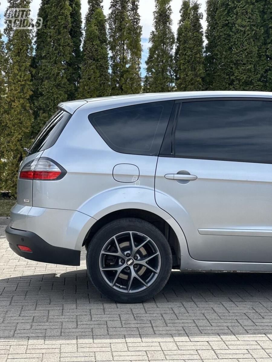 Pelēks Ford S-Max 2006 Viļņa, ar dzinēja tilpumu 1.80 L un nobraukumu 244 tūkst. km par 1950 €, foto 14 vietnē AUTOMOTO.COM.LV