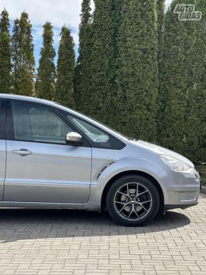 Pelēks Ford S-Max 2006 Viļņa, ar dzinēja tilpumu 1.80 L un nobraukumu 244 tūkst. km par 1950 €, foto 15 vietnē AUTOMOTO.COM.LV