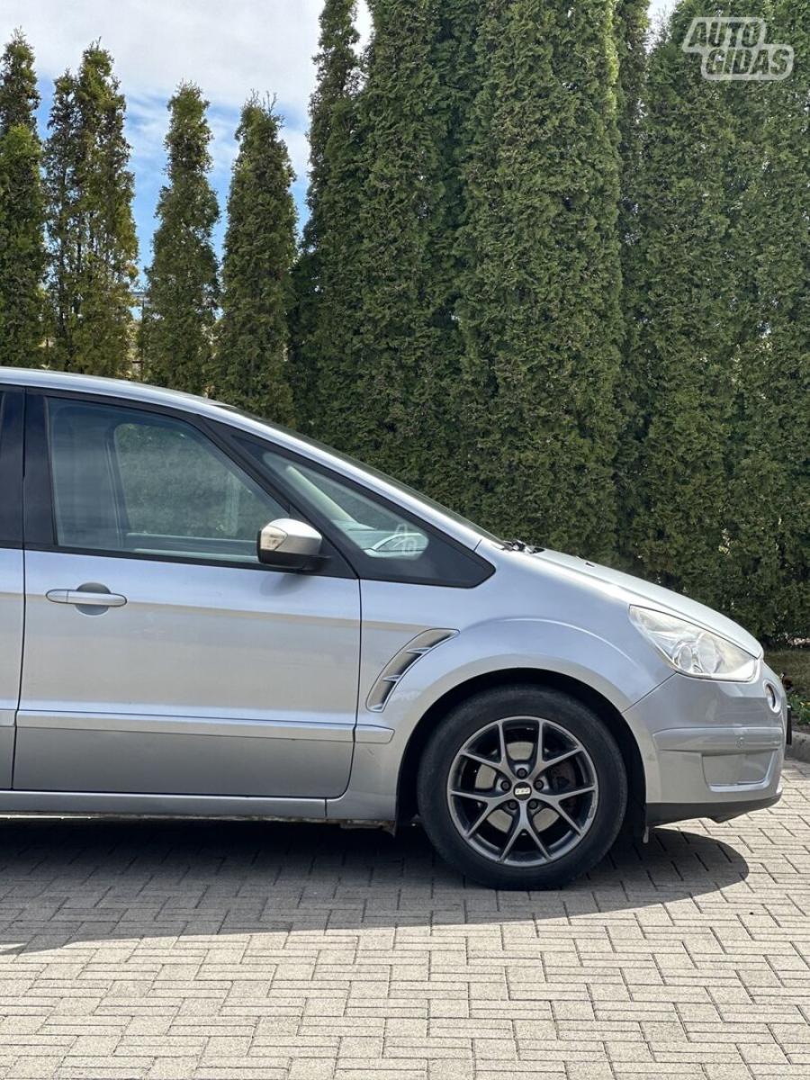 Pelēks Ford S-Max 2006 Viļņa, ar dzinēja tilpumu 1.80 L un nobraukumu 244 tūkst. km par 1950 €, foto 15 vietnē AUTOMOTO.COM.LV