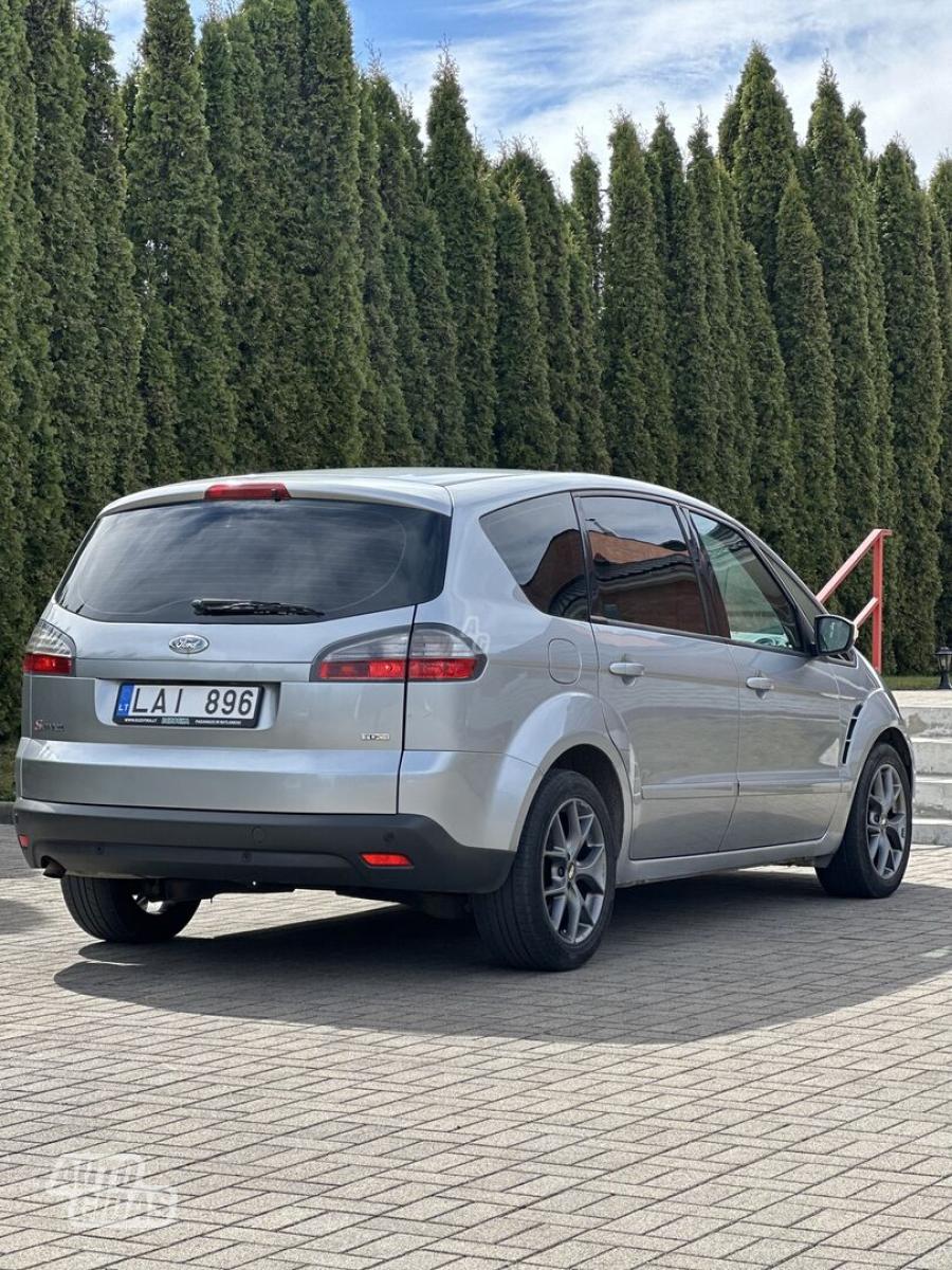 Pelēks Ford S-Max 2006 Viļņa, ar dzinēja tilpumu 1.80 L un nobraukumu 244 tūkst. km par 1950 €, foto 23 vietnē AUTOMOTO.COM.LV