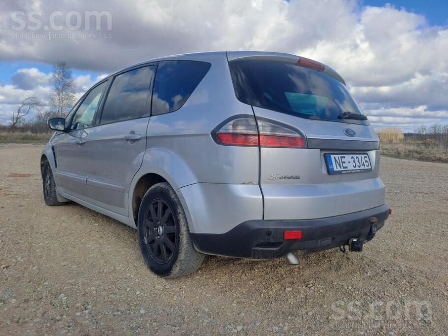 Pelēks Ford S-Max 2006 Talsi, ar dzinēja tilpumu 2.00 L un nobraukumu 400 tūkst. km par 1200 €, foto 4 vietnē AUTOMOTO.COM.LV
