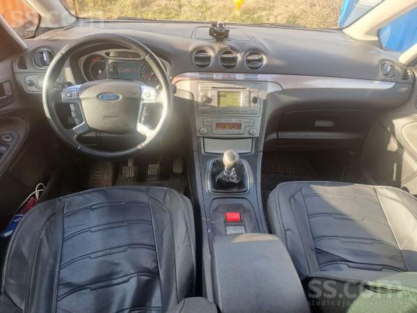Pelēks Ford S-Max 2006 Talsi, ar dzinēja tilpumu 2.00 L un nobraukumu 400 tūkst. km par 1200 €, foto 5 vietnē AUTOMOTO.COM.LV