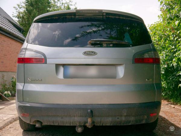 Grey Ford S-Max 2006 in Joniskis, with an engine capacity of 2.00 L and mileage of 303 thousand km for 950 €, photo 3 on AUTOMOTO.COM.LV