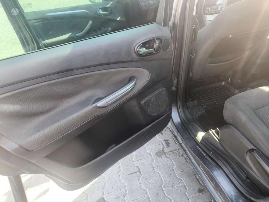 Grey Ford S-Max 2006 in Siauliai, with an engine capacity of 2.00 L and mileage of 358 thousand km for 2000 €, photo 14 on AUTOMOTO.COM.LV