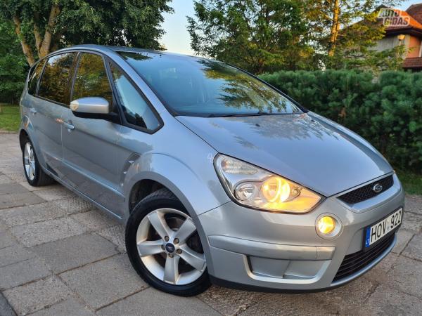 Grey Ford S-Max 2006 in Silute, with an engine capacity of 1.80 L and mileage of 260 thousand km for 2499 €, photo 2 on AUTOMOTO.COM.LV