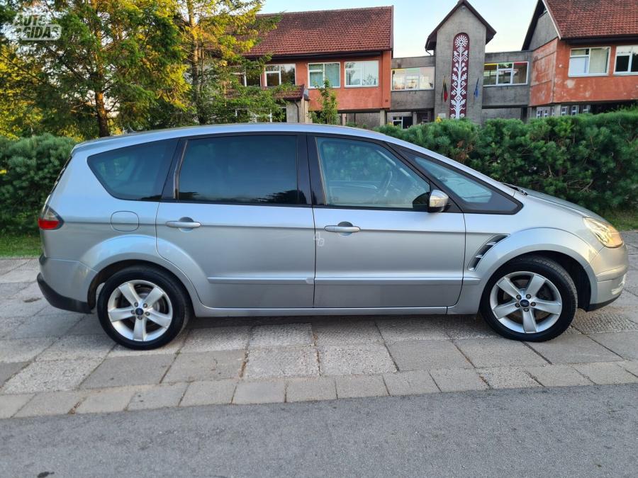 Grey Ford S-Max 2006 in Silute, with an engine capacity of 1.80 L and mileage of 260 thousand km for 2499 €, photo 4 on AUTOMOTO.COM.LV