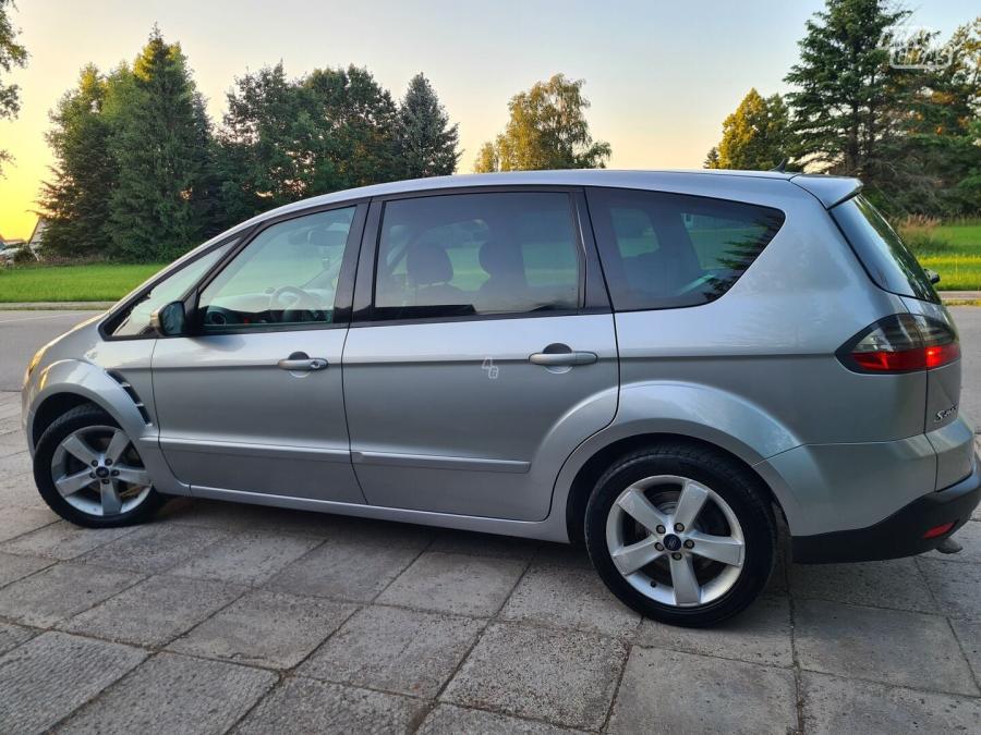 Grey Ford S-Max 2006 in Silute, with an engine capacity of 1.80 L and mileage of 260 thousand km for 2499 €, photo 5 on AUTOMOTO.COM.LV