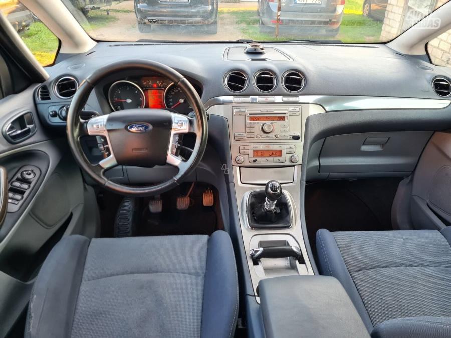 Grey Ford S-Max 2006 in Silute, with an engine capacity of 1.80 L and mileage of 260 thousand km for 2499 €, photo 12 on AUTOMOTO.COM.LV