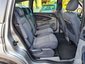 Grey Ford S-Max 2006 in Silute, with an engine capacity of 1.80 L and mileage of 260 thousand km for 2499 €, photo 13 on AUTOMOTO.COM.LV