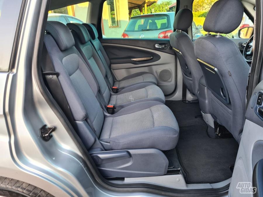 Grey Ford S-Max 2006 in Silute, with an engine capacity of 1.80 L and mileage of 260 thousand km for 2499 €, photo 13 on AUTOMOTO.COM.LV