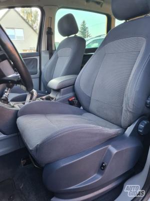 Grey Ford S-Max 2006 in Silute, with an engine capacity of 1.80 L and mileage of 260 thousand km for 2499 €, photo 16 on AUTOMOTO.COM.LV