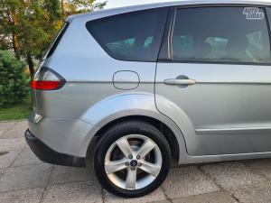 Grey Ford S-Max 2006 in Silute, with an engine capacity of 1.80 L and mileage of 260 thousand km for 2499 €, photo 32 on AUTOMOTO.COM.LV