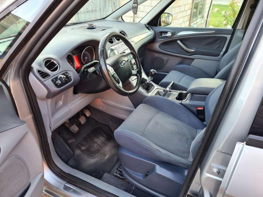 Grey Ford S-Max 2006 in Klaipeda, with an engine capacity of 1.75 L and mileage of 260 thousand km for 2499 €, photo 20 on AUTOMOTO.COM.LV