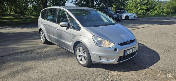 Grey Ford S-Max 2006 in Panevezys, with an engine capacity of 2.00 L and mileage of 272 thousand km for 2299 €, photo 1 on AUTOMOTO.COM.LV