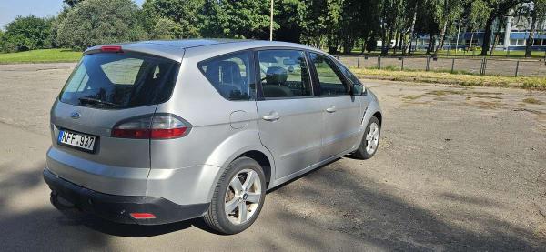 Grey Ford S-Max 2006 in Panevezys, with an engine capacity of 2.00 L and mileage of 272 thousand km for 2299 €, photo 3 on AUTOMOTO.COM.LV