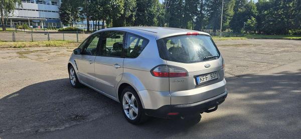 Grey Ford S-Max 2006 in Panevezys, with an engine capacity of 2.00 L and mileage of 272 thousand km for 2299 €, photo 4 on AUTOMOTO.COM.LV
