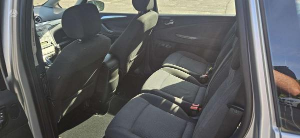 Grey Ford S-Max 2006 in Panevezys, with an engine capacity of 2.00 L and mileage of 272 thousand km for 2299 €, photo 9 on AUTOMOTO.COM.LV