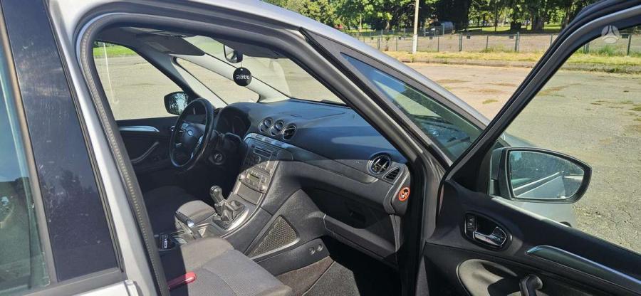 Pelēks Ford S-Max 2006 Panevēža, ar dzinēja tilpumu 2.00 L un nobraukumu 272 tūkst. km par 2299 €, foto 12 vietnē AUTOMOTO.COM.LV