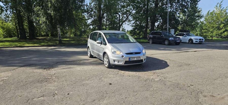 Pelēks Ford S-Max 2006 Panevēža, ar dzinēja tilpumu 2.00 L un nobraukumu 272 tūkst. km par 2299 €, foto 13 vietnē AUTOMOTO.COM.LV