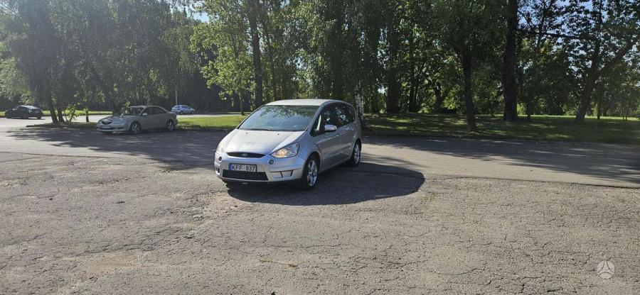 Pelēks Ford S-Max 2006 Panevēža, ar dzinēja tilpumu 2.00 L un nobraukumu 272 tūkst. km par 2299 €, foto 14 vietnē AUTOMOTO.COM.LV