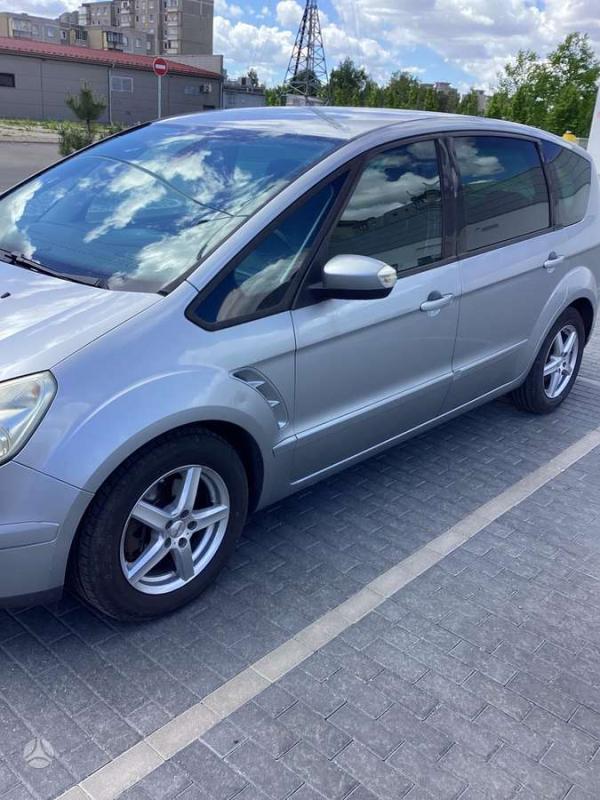 Pelēks Ford S-Max 2006 Kauņa, ar dzinēja tilpumu 2.00 L un nobraukumu 420 tūkst. km par 1800 €, foto 4 vietnē AUTOMOTO.COM.LV