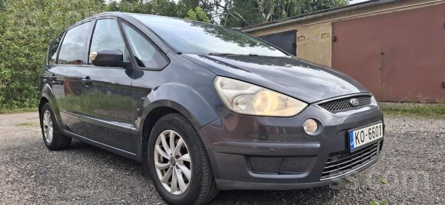 Grey Ford S-Max 2006 in Daugavpils, with an engine capacity of 1.80 L and mileage of 290 thousand km for 1950 €, photo 4 on AUTOMOTO.COM.LV