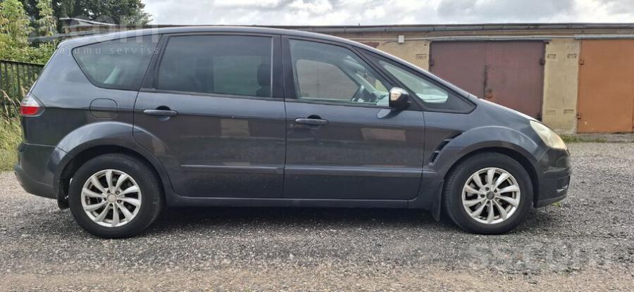 Grey Ford S-Max 2006 in Daugavpils, with an engine capacity of 1.80 L and mileage of 290 thousand km for 1950 €, photo 5 on AUTOMOTO.COM.LV