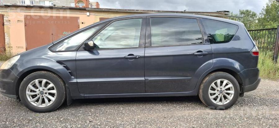 Grey Ford S-Max 2006 in Daugavpils, with an engine capacity of 1.80 L and mileage of 290 thousand km for 1950 €, photo 6 on AUTOMOTO.COM.LV