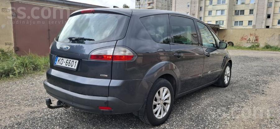 Grey Ford S-Max 2006 in Daugavpils, with an engine capacity of 1.80 L and mileage of 290 thousand km for 1950 €, photo 9 on AUTOMOTO.COM.LV