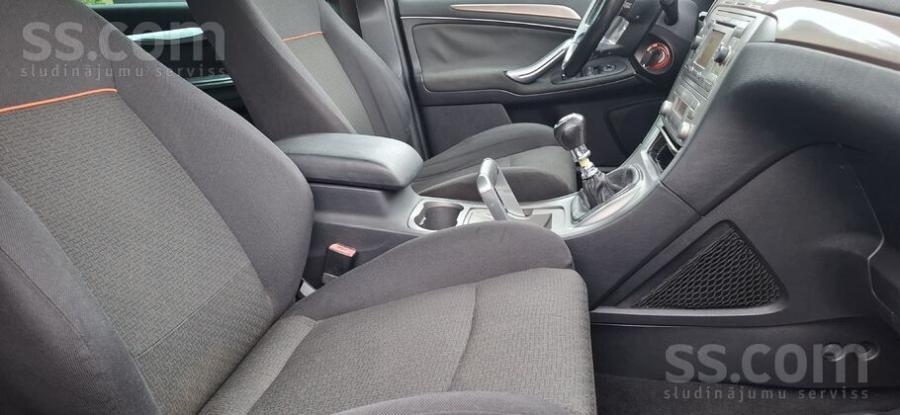 Grey Ford S-Max 2006 in Daugavpils, with an engine capacity of 1.80 L and mileage of 290 thousand km for 1950 €, photo 17 on AUTOMOTO.COM.LV