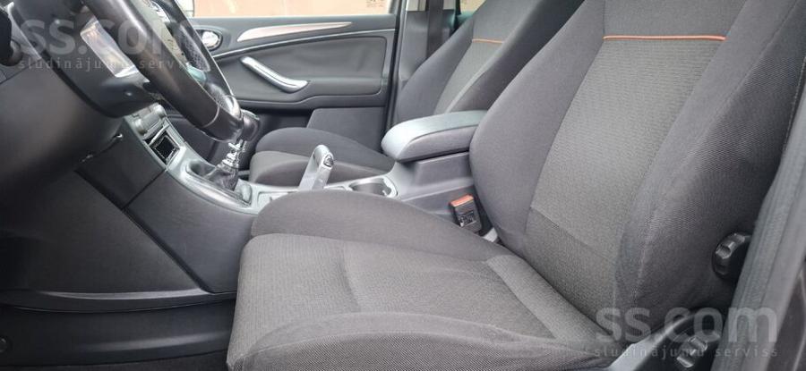Grey Ford S-Max 2006 in Daugavpils, with an engine capacity of 1.80 L and mileage of 290 thousand km for 1950 €, photo 19 on AUTOMOTO.COM.LV