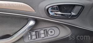 Grey Ford S-Max 2006 in Daugavpils, with an engine capacity of 1.80 L and mileage of 290 thousand km for 1950 €, photo 25 on AUTOMOTO.COM.LV