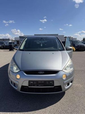 Grey Ford S-Max 2006 in Marijampole, with an engine capacity of 2.00 L and mileage of 296 thousand km for 2350 €, photo 3 on AUTOMOTO.COM.LV
