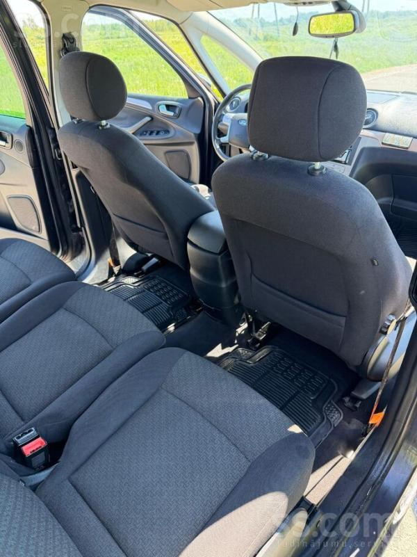 Ford S-Max 2006 Rīga vietnē Pelēks Ford S-Max 2006 Rīga, ar dzinēja tilpumu 2.00 L un nobraukumu 290 tūkst. km par 1650 €, foto 6 vietnē AUTOMOTO.COM.LV