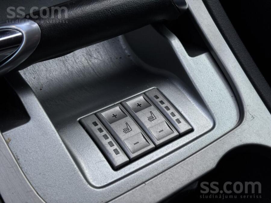 Grey Ford S-Max 2006 in Riga, with an engine capacity of 2.00 L and mileage of 254 thousand km for 1690 €, photo 13 on AUTOMOTO.COM.LV