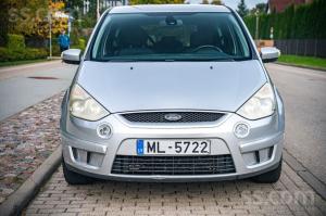 Grey Ford S-Max 2006 in Riga, with an engine capacity of 1.80 L and mileage of 286 thousand km for 1990 €, photo 3 on AUTOMOTO.COM.LV