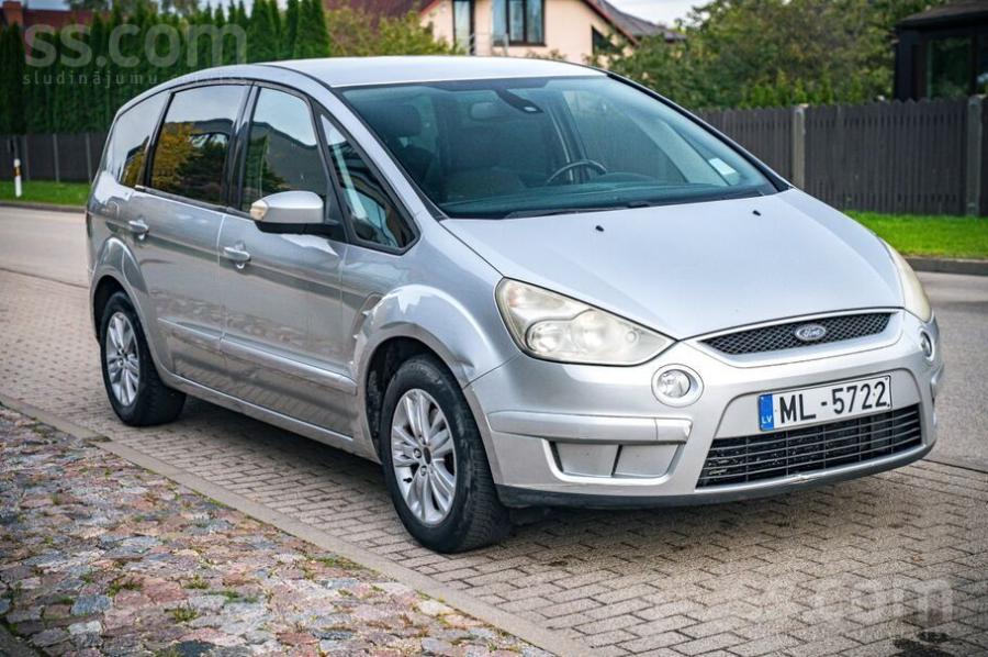 Grey Ford S-Max 2006 in Riga, with an engine capacity of 1.80 L and mileage of 286 thousand km for 1990 €, photo 4 on AUTOMOTO.COM.LV