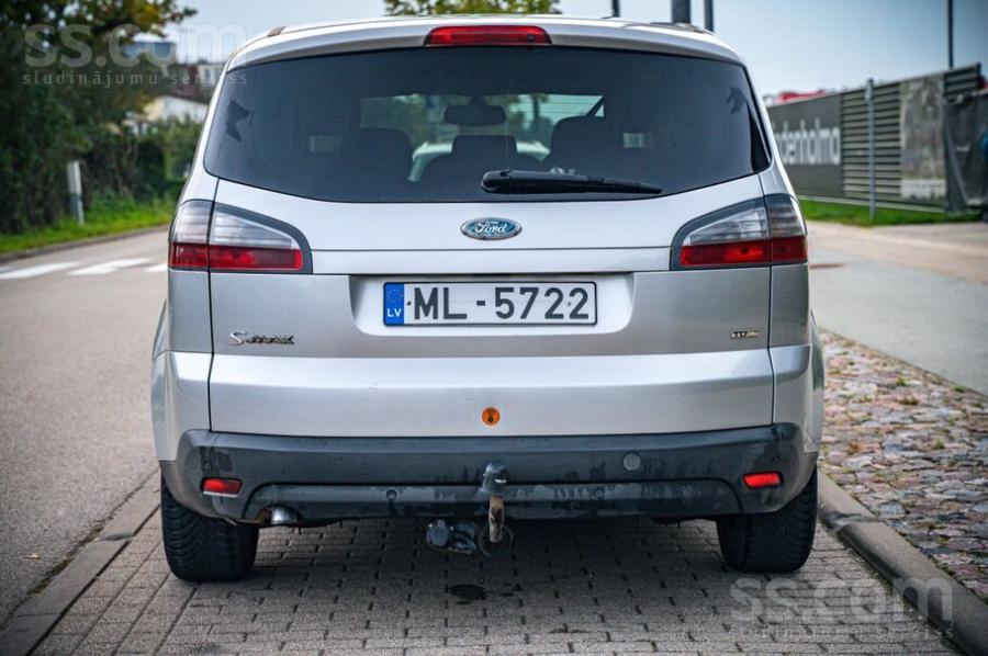 Grey Ford S-Max 2006 in Riga, with an engine capacity of 1.80 L and mileage of 286 thousand km for 1990 €, photo 6 on AUTOMOTO.COM.LV