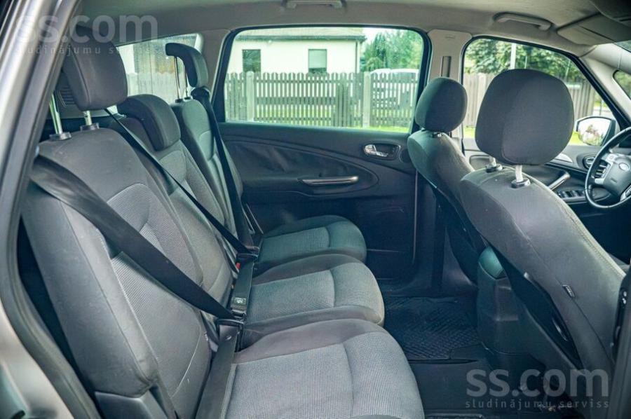 Grey Ford S-Max 2006 in Riga, with an engine capacity of 1.80 L and mileage of 286 thousand km for 1990 €, photo 12 on AUTOMOTO.COM.LV