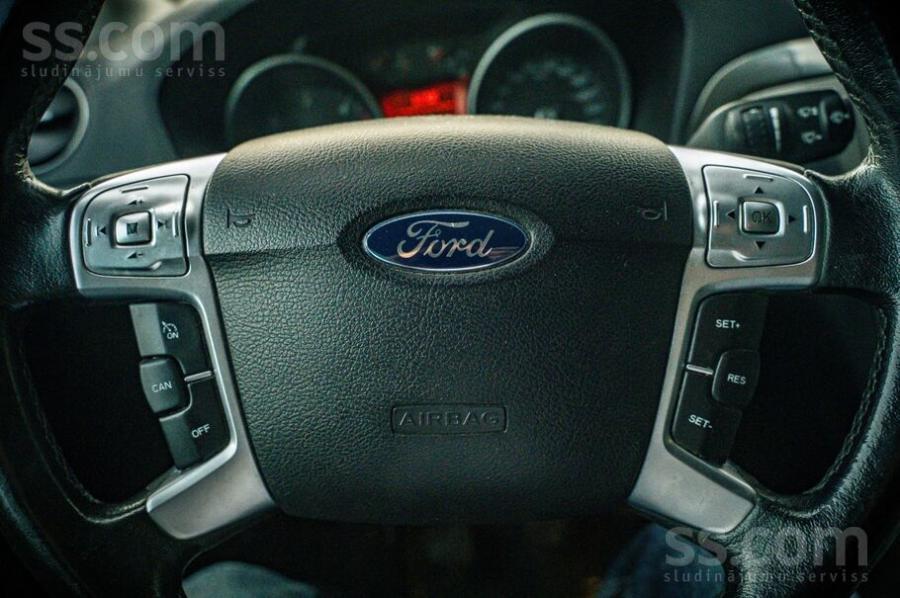 Grey Ford S-Max 2006 in Riga, with an engine capacity of 1.80 L and mileage of 286 thousand km for 1990 €, photo 15 on AUTOMOTO.COM.LV