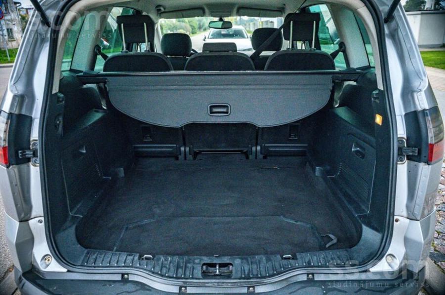 Grey Ford S-Max 2006 in Riga, with an engine capacity of 1.80 L and mileage of 286 thousand km for 1990 €, photo 17 on AUTOMOTO.COM.LV