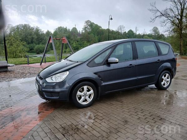 Grey Ford S-Max 2007 in Bauska, with an engine capacity of 2.00 L and mileage of 488 thousand km for 1790 €, photo 2 on AUTOMOTO.COM.LV