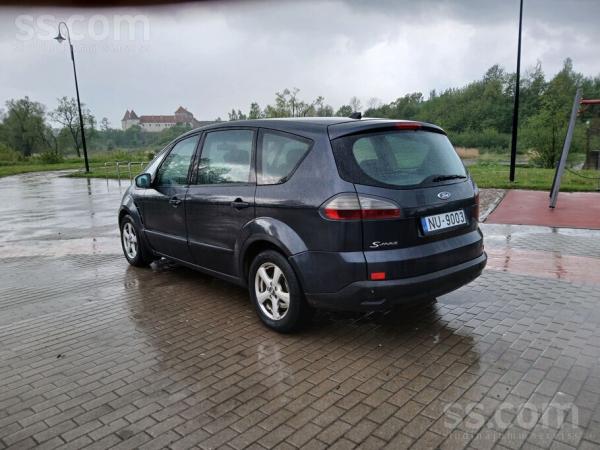 Grey Ford S-Max 2007 in Bauska, with an engine capacity of 2.00 L and mileage of 488 thousand km for 1790 €, photo 5 on AUTOMOTO.COM.LV