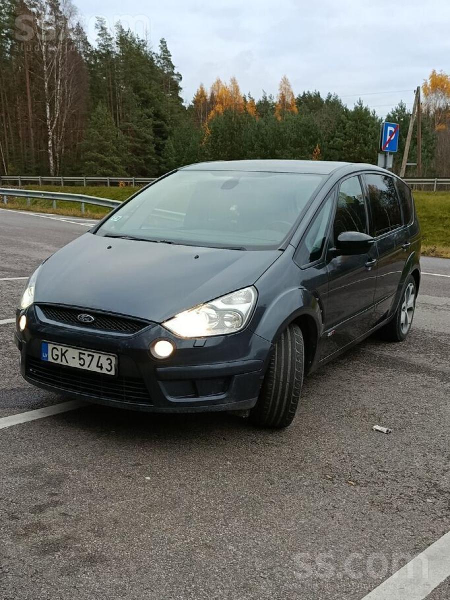 Grey Ford S-Max 2007 in Liepaja, with an engine capacity of 2.50 L and mileage of 380 thousand km for 3200 €, photo 2 on AUTOMOTO.COM.LV